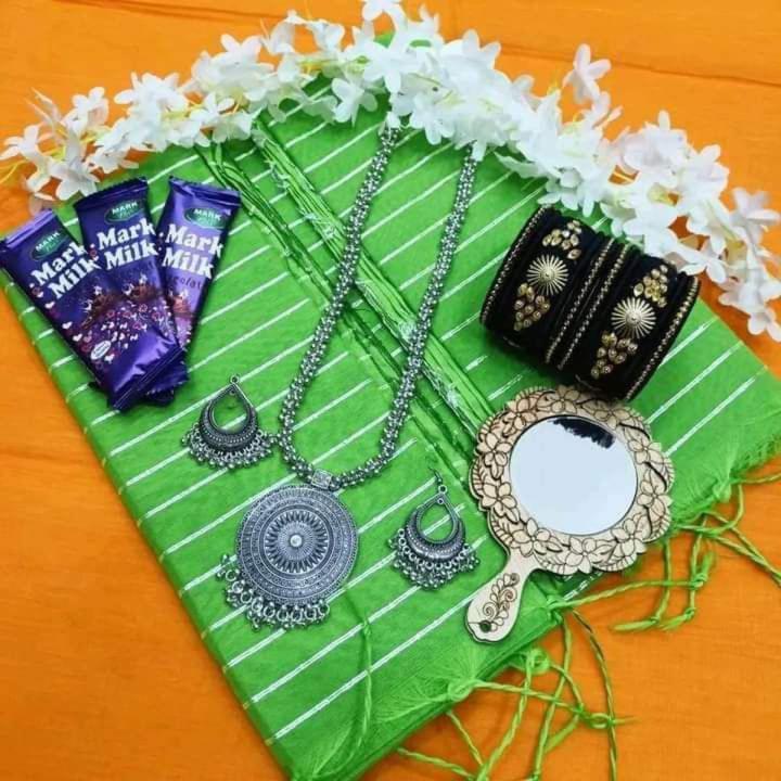 Saree Combo Gift Set With ornaments and others (Valentine Special ...