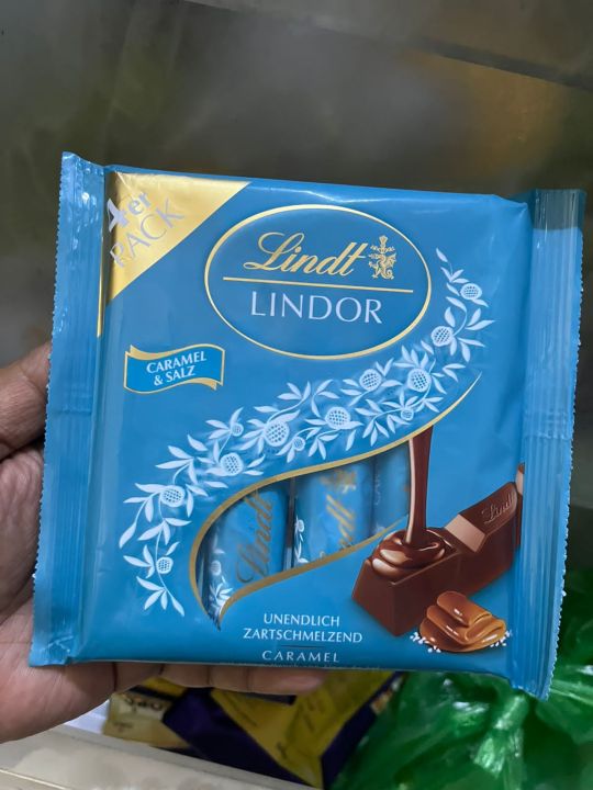 Lindt Chocolate LINDOR Caramel & Salt Chocolate Sticks | 4 x 25g ...