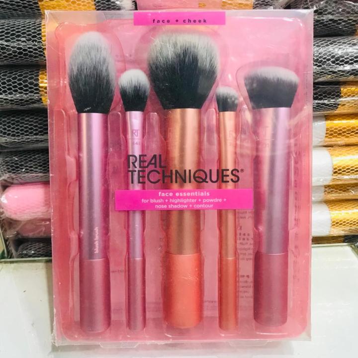 Real Techniques Everyday Essentials Makeup Brush Complete Face Set (Miracle Complexion Sponge ...