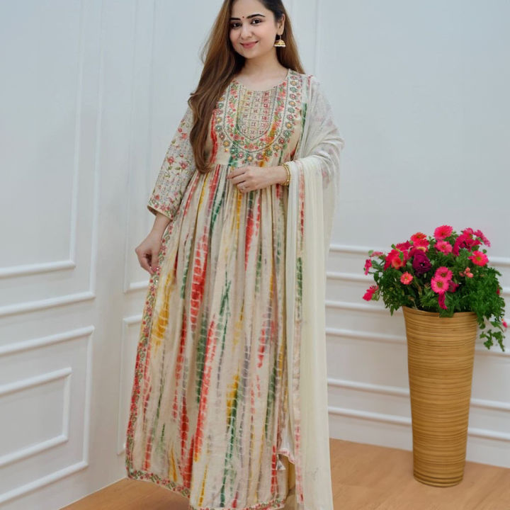 New Exclusive Fashionable Designed Gown - 3-Piece Set For Stylish Women ...