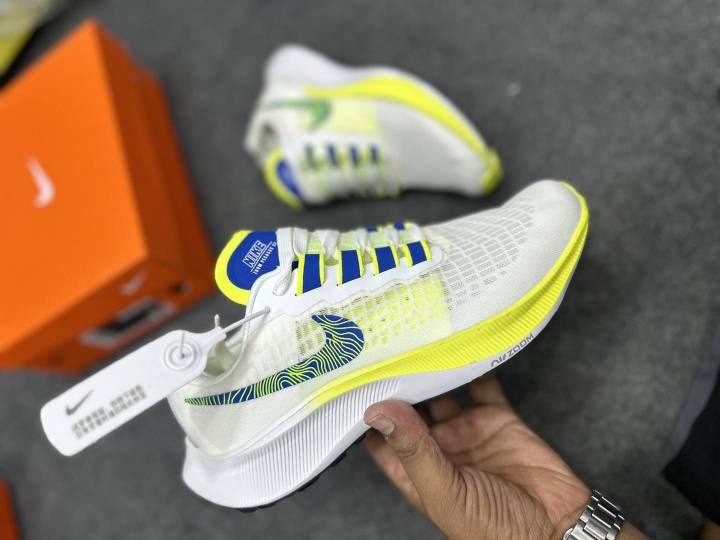 English Premium sneakers for men one isto one shose zoom | Daraz.com.bd