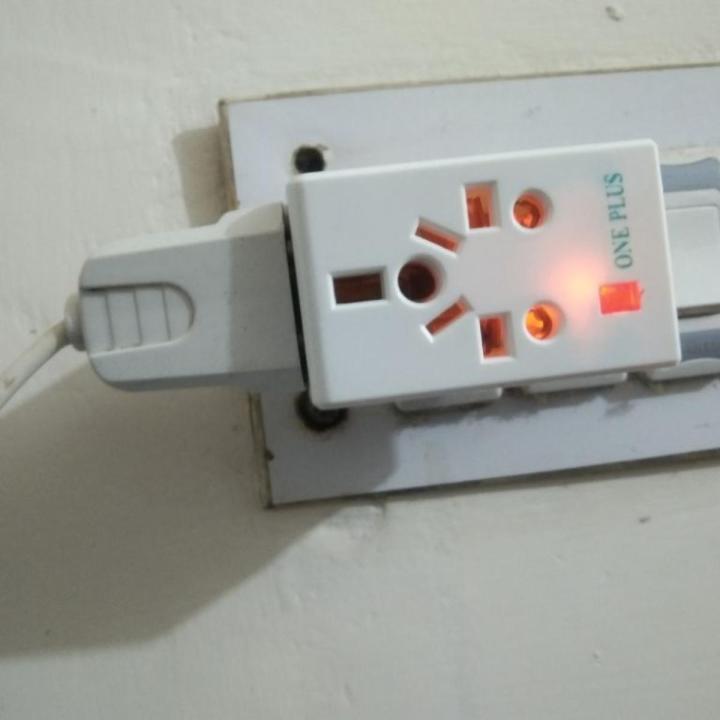 One Plus FUSED Universal Adapter 2 Pin to 3 Way Travel AC Power ...