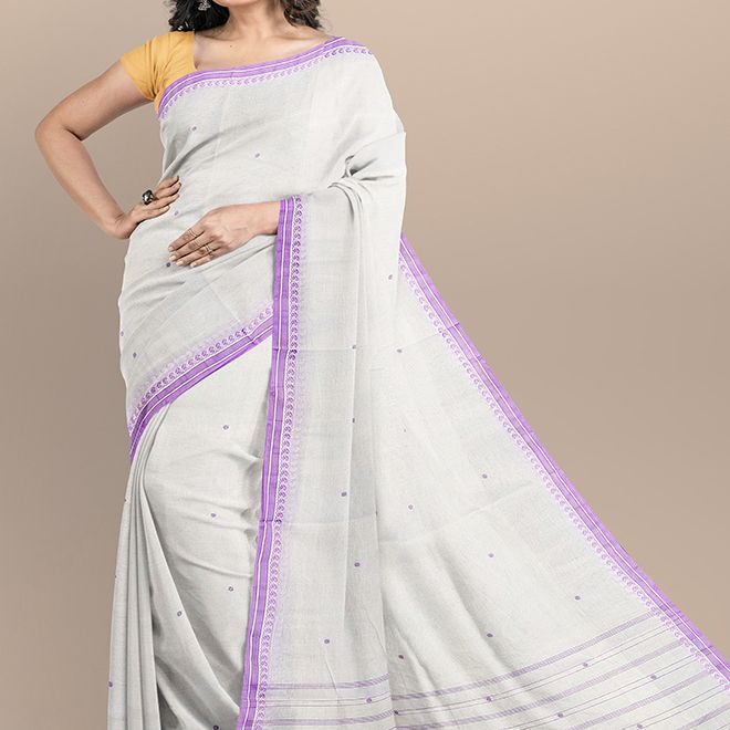 Tangail Tat পুরানো মহিলাদের জন্য সাদা রঙের টাঙ্গাইল তাঁত 12 হাত সুতির ...