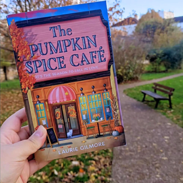 The Pumpkin Spice Café: TikTok Made Me Buy It (Dream Harbor) (Book 1 ...