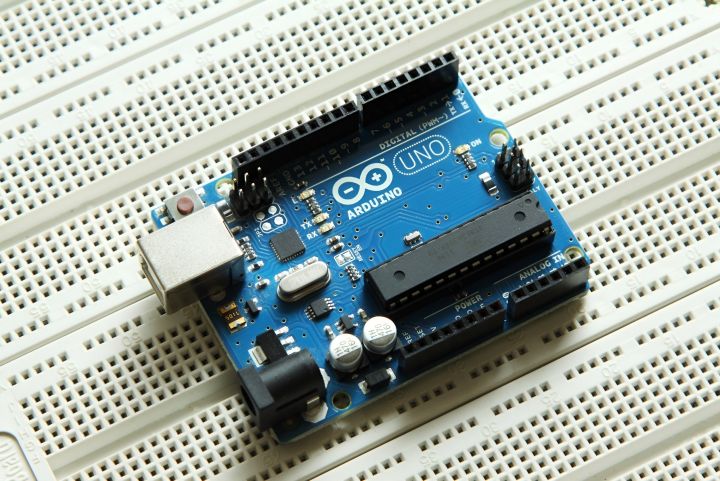 Economic Arduino Uno R3 with Programming Cable : Your Affordable ...