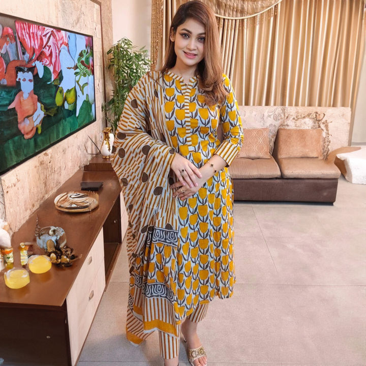 "Cotton Unstitched Afsan & Screen Print Exclusive - Embrace Stylist ...