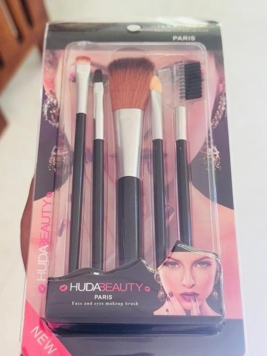 huda beauty face and eyes makeup 5brush -first copy | Daraz.lk