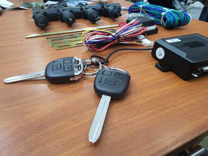 Central Locking Door Motor Set With Scuta Remote 4 Door Motors With Hi ...