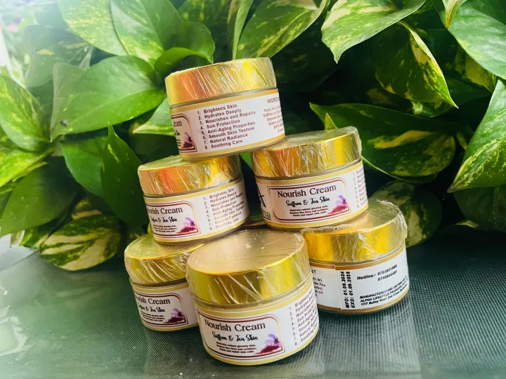 Glow Naturally with Saffron Day Cream – Hydrate, Brighten & Protect ...