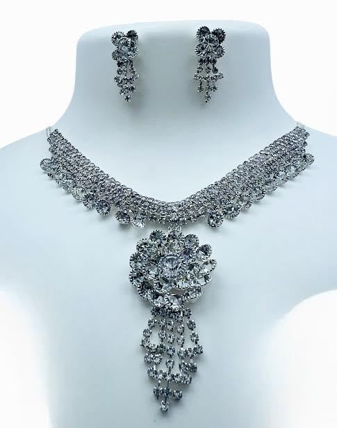 Silver Color neklas Touchstone Indian Bollywood enchanting floral ...