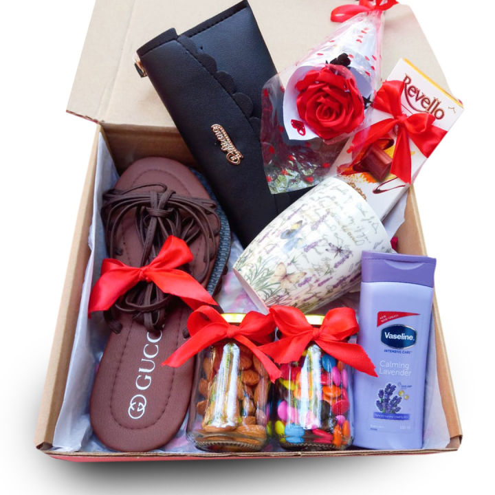 Gift Box - Girlfriend ,sister , Mother , Surprise Gift item - Birthday ...