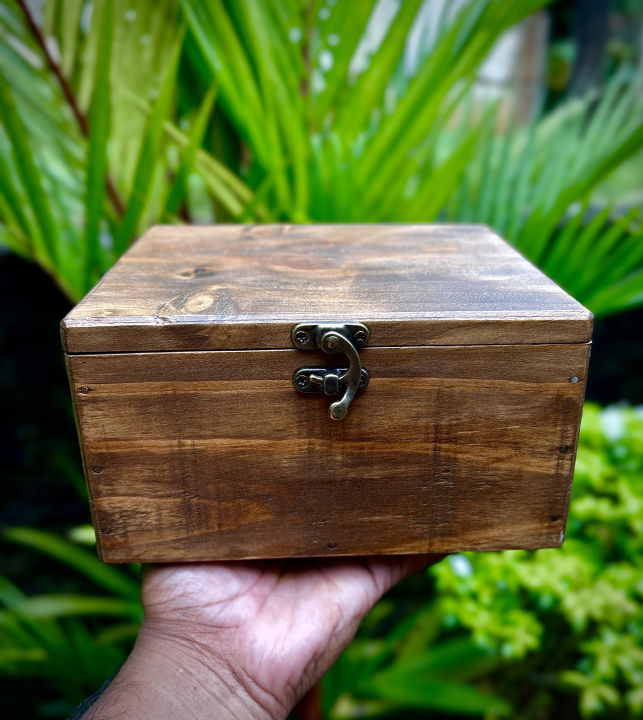 Elegant Vintage Wooden Jewelry/ Cosmetic Box for Anniversary/Wedding ...