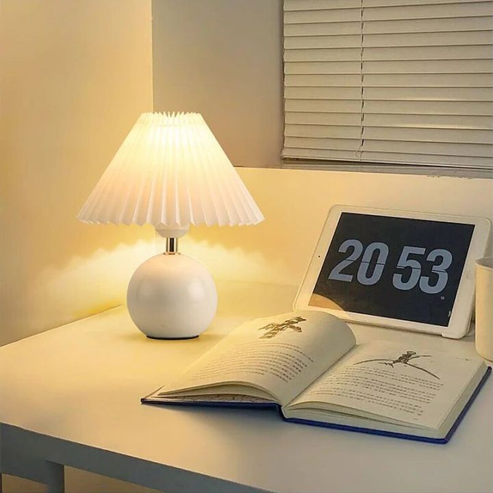 Modern Luxury LED Desktop Decorative Light Nordic Creative Ceramic ...