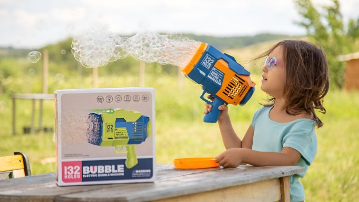 132 Holes Bubble Gun Machine - Rocket Bubbles Blaster with Led Lights ...