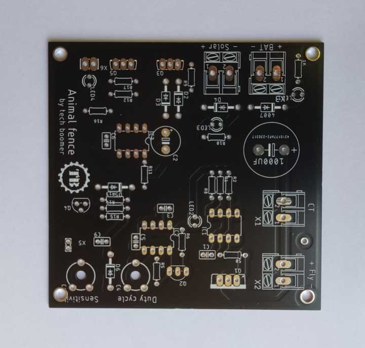 10KM Electric Fence Energizer Livestock High Voltage Pulse Controller ...