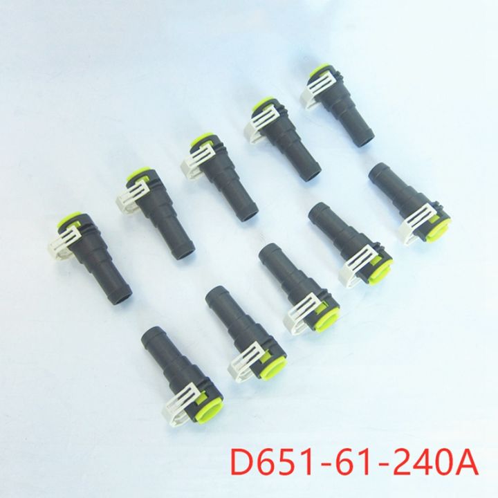 D651-61-240 Cooling System Heater Water Hose Connector for Mazda 3 2004-2012 Mazda 5 Mazda 6 GH ...