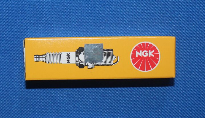 spark plug C7 NGK for bike ( ct100, boxer, caliber, cd 100, cd dawn ...