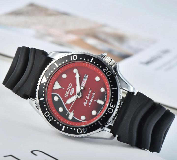 SEIKO Men's Sports Quartz Waterproof Watch, Multifunctional Dial ...