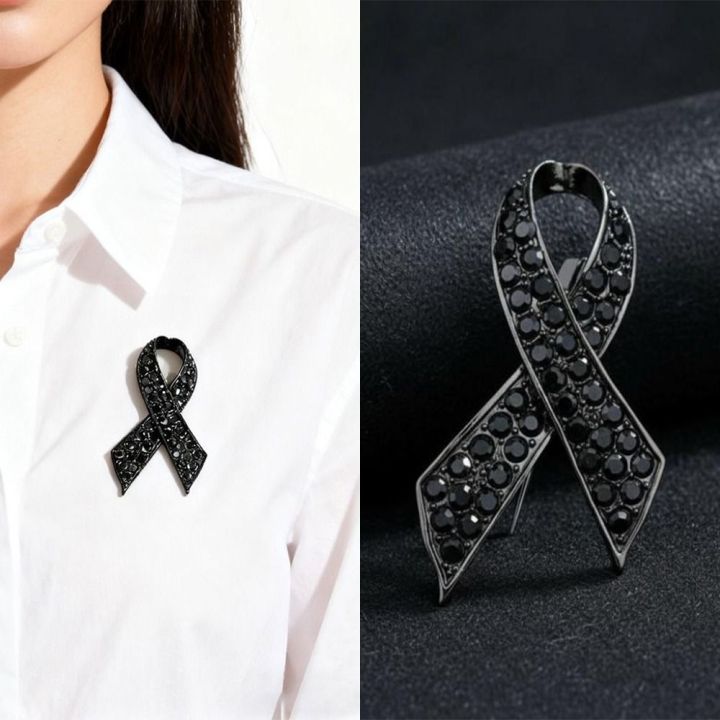 New Black Memorial Black Badge Queen Souvenir Mourning Badge Alloy ...