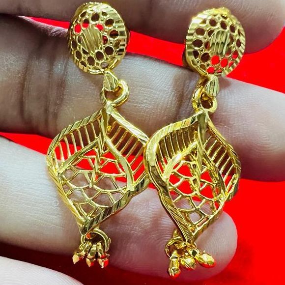 gold plated Leef design new fasion earing with Hanging For Ladies ...