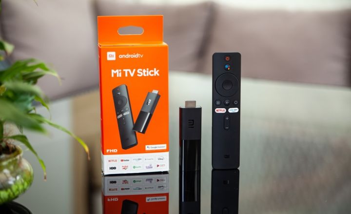 Mi TV Stick - Chromecast Stream Anywhere by Xiaomi | Daraz.lk