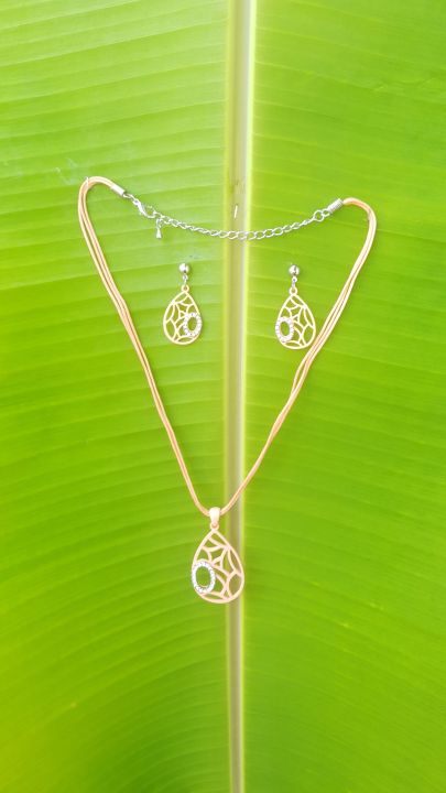 Simple Collection Thread type Light Pink & Color Necklace for Women ...