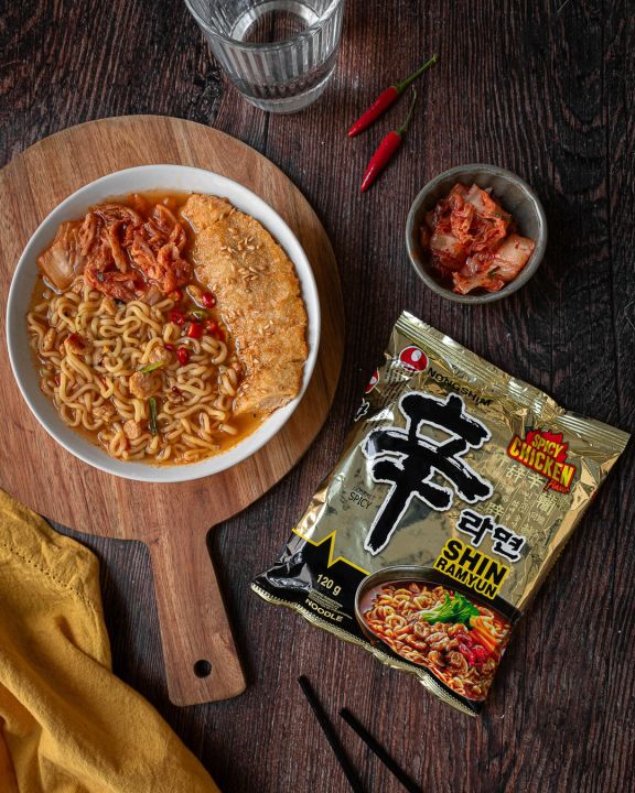 Nongshim Shin Ramyun Spicy Chicken Flavour Noodle Soup Instant Noodles ...
