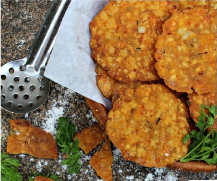 Snacks/Paruthithurai vadai, Boondi Laddu, Ellu Urundai, Murukku | Daraz.lk