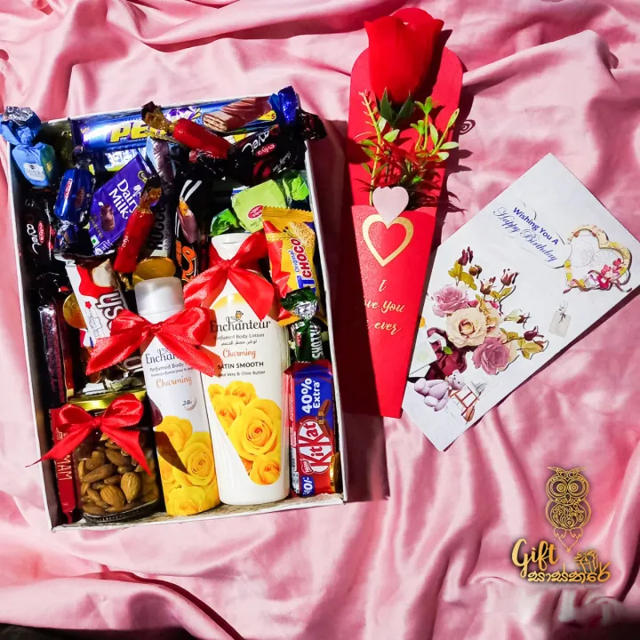 Chocolate Gift box for your lover anniversary / birthday / Valentine ...