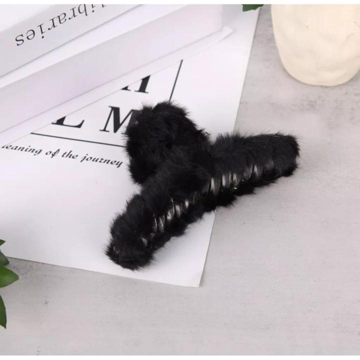 Korean Style Furry Hair Claw- trendy and charming, adds a touch of ...
