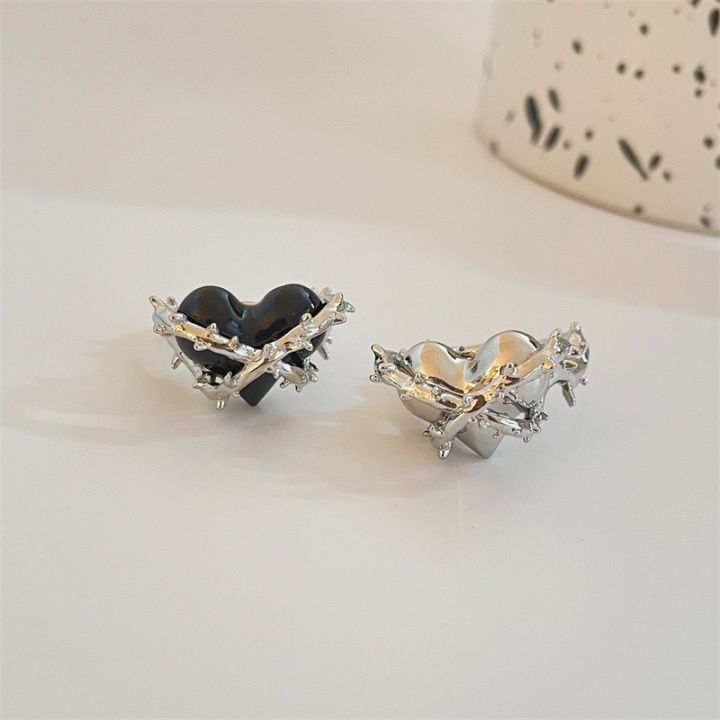 iBis_ Adjustable Thorns Heart Ring | Shop.com.mm