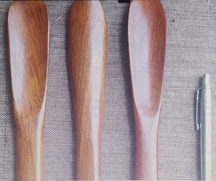 Wooden Shoe Horns 23 Cm Padauk Wood ပိတောက်သစ်သား ဖိနပ်စီးတံ 9 လက်မ