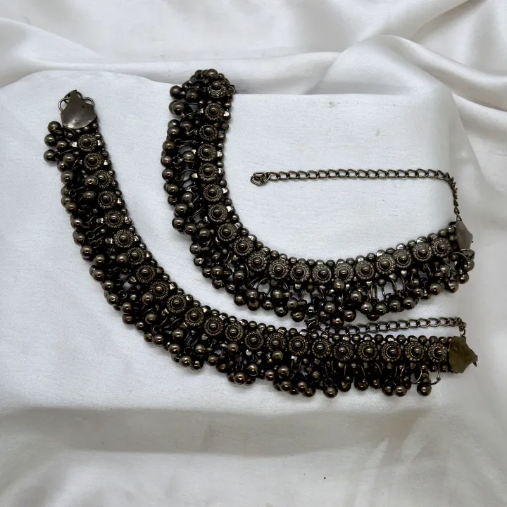 Gold Toned Chunky Metal Ghungroo Style Ethnic Pauju For Women | 27 CM ...