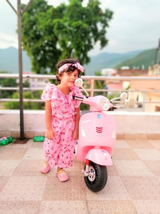 BABY VESPA/Vespa Rechargeable Battery Operated Ride-on Scooter for Kids ...