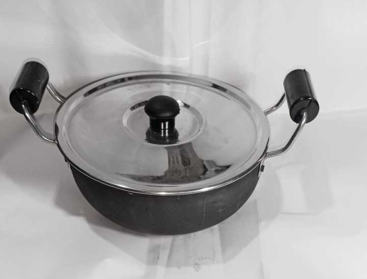 Traditional Design Seasoned Iron Kadhai Pan 8" | Daraz.com.np