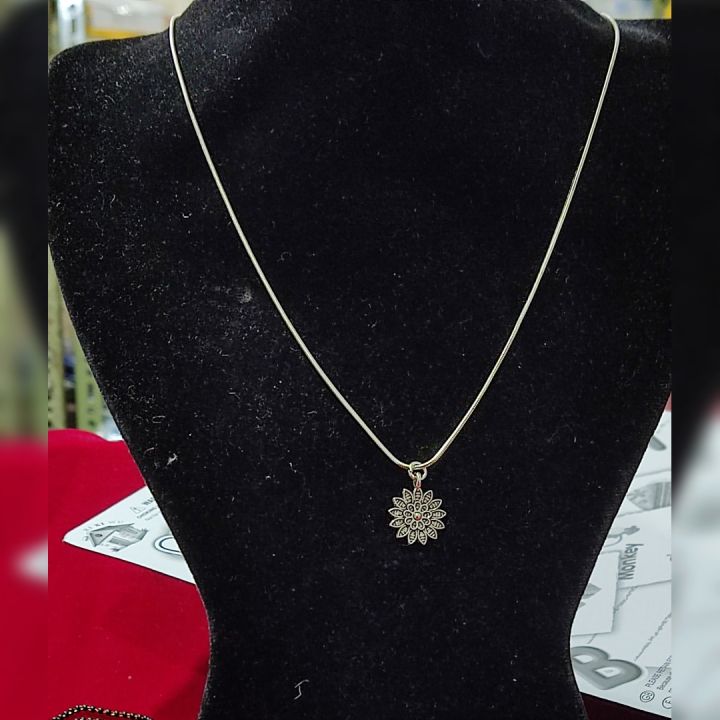 Simple Locket For Women | Daraz.com.np