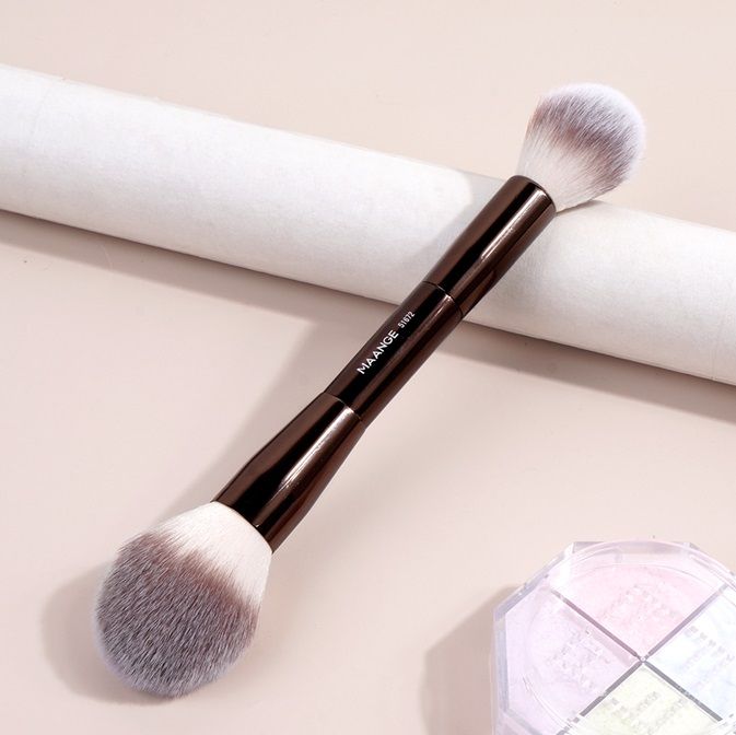 MAANGE 2 in 1 Double Head Foundation Highlighter Soft Fluffy Powder ...