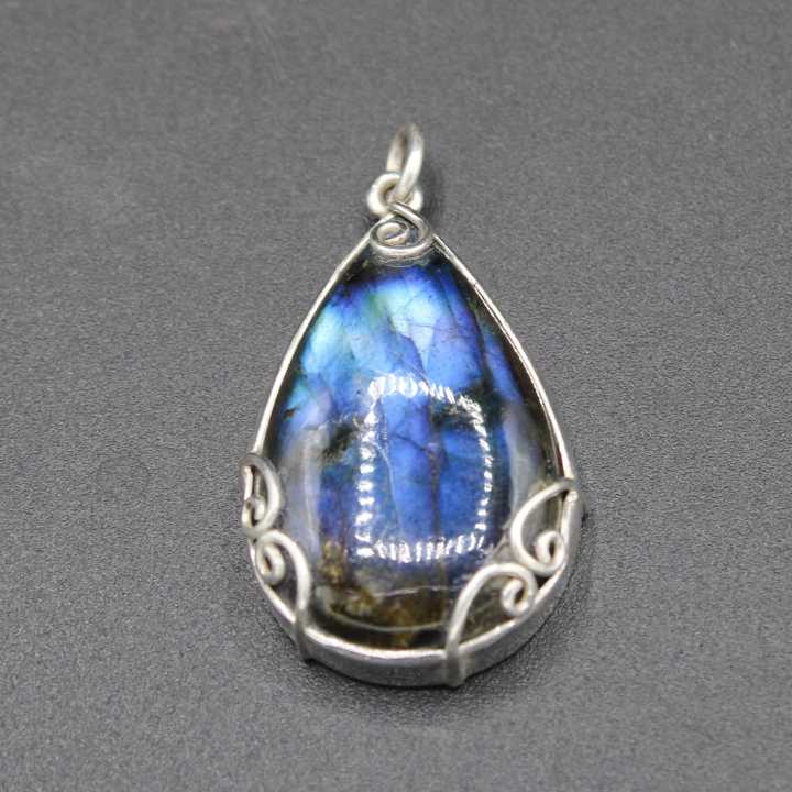 Silver Oval Shaped Labrodorite Pendant For Women | Daraz.com.np
