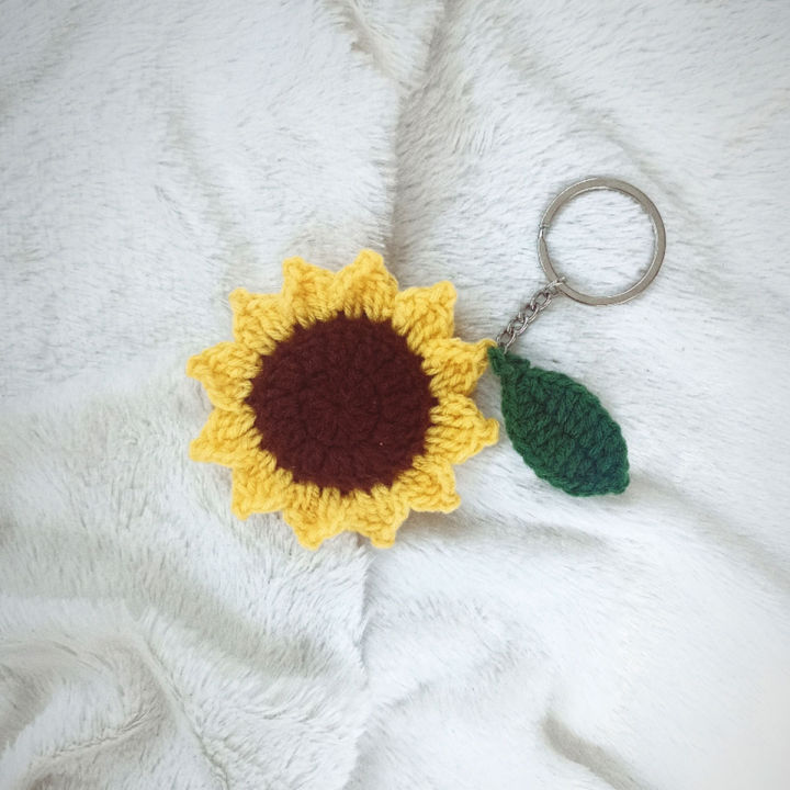Handmade Crochet Sunflower Keyring with Leaf, Stainless Keyring, 14 CM ...