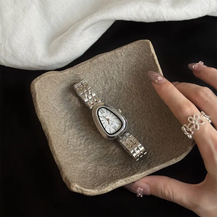 【GlobalTrendz】Niche Luxury Fashion High-End Snake Head Watch for Women ...