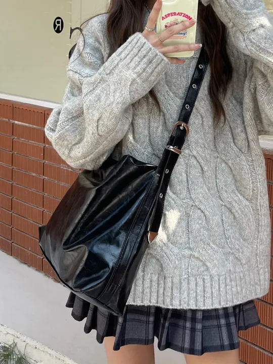 Yitongchuan2025新款黑色软皮大容量通勤休闲托特包女包韩版时尚单肩斜挎大包 | Daraz.com.np