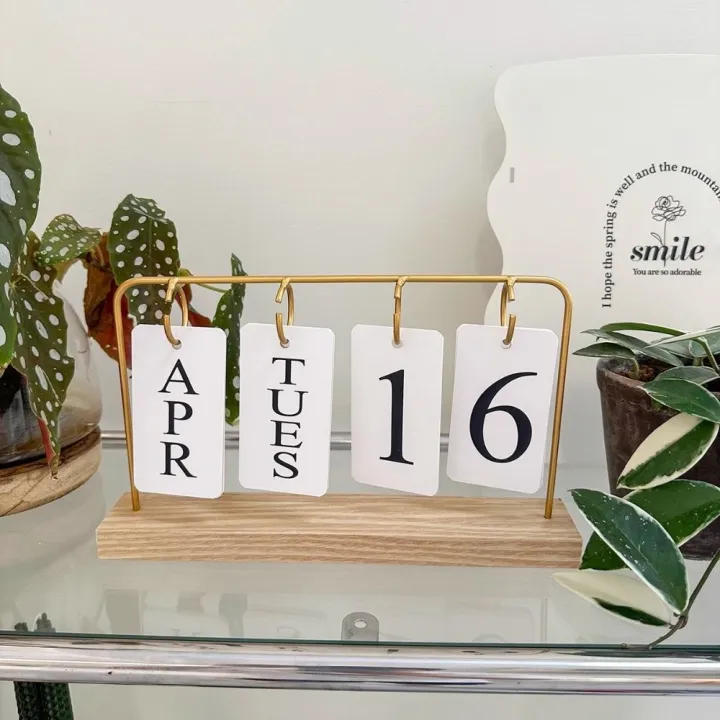 Decorative Wooden Desktop Flip Calendar Vintage Turn Page Design ...