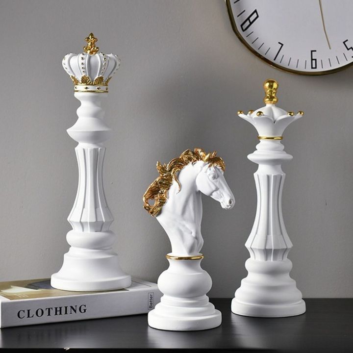 Resin Retro Cabinet Decoration Chessmen Sculpture For Interior King ...