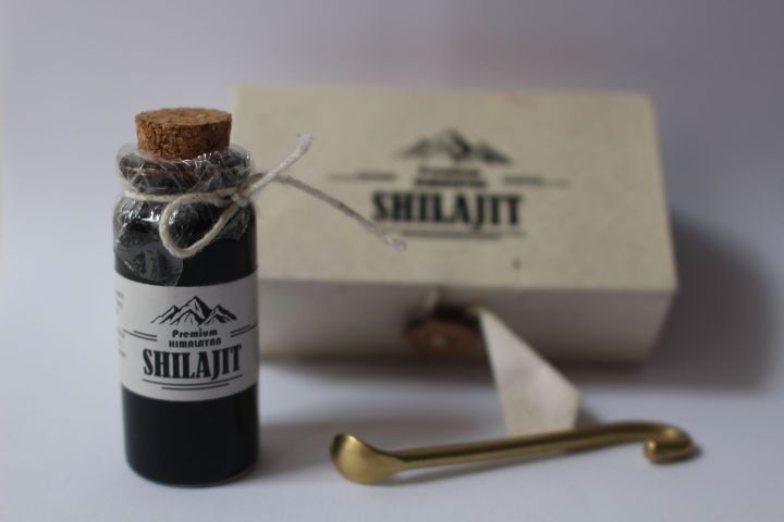 Pure 15gm Shilajit Resin | Free Spoon | 100% Natural Himalayan Shilajit ...