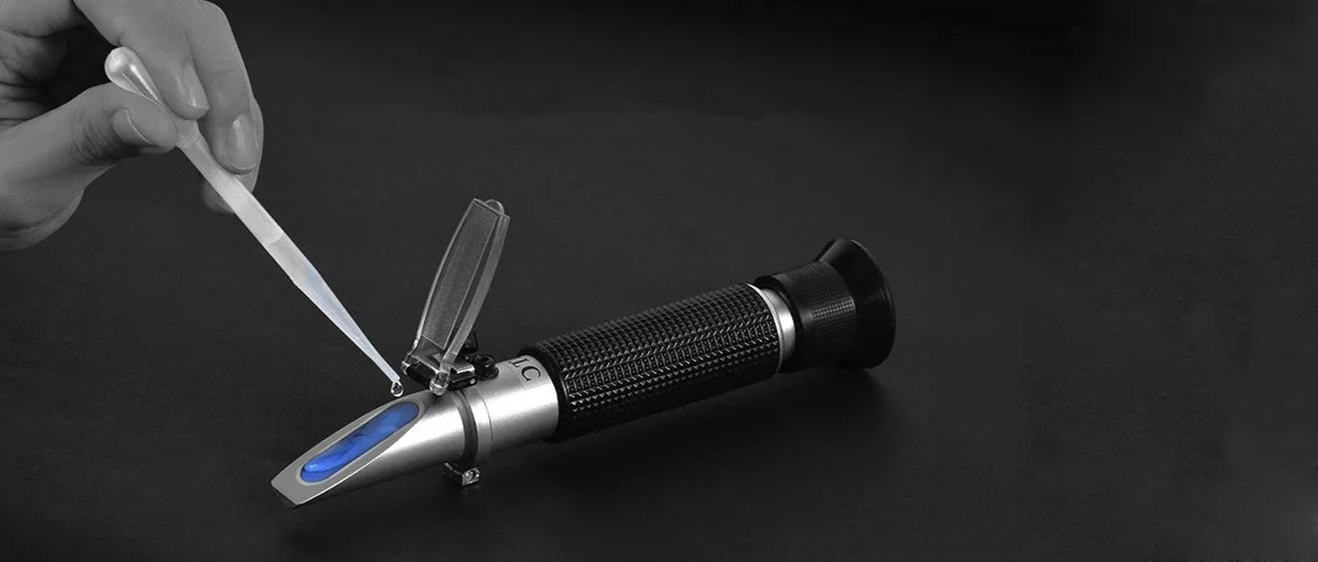 Professional Antifreeze Refractometer with ATC for Coolant, Battery ...