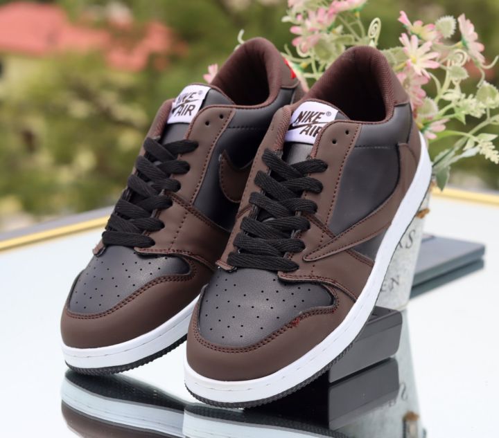 Nike AirCraft Dunk Low – Chocolate Black/White Edition | Men's Street ...
