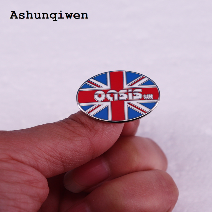 Ashunqiwen [ New ] Rock Band Oasis Band League Flag Brooch Golden M ...