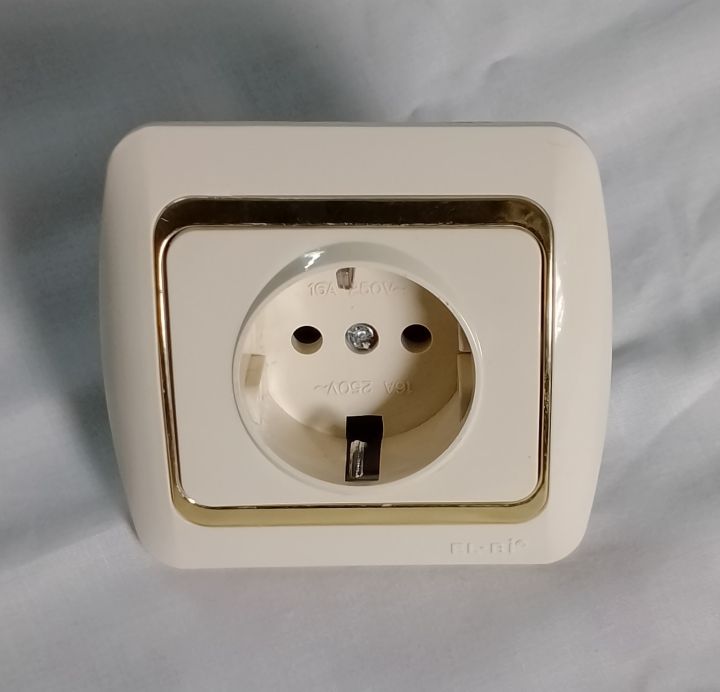 ELBi Zirve Tuna Schuko Socket Earthed. Cream and White. Made in TURKEY ...