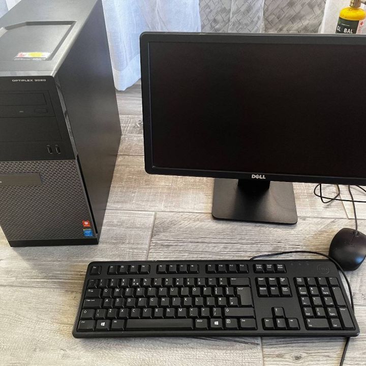 Importend 19-Inch Wide LED Monitor + Core 2 Duo PC | 4GB RAM | 100GB ...