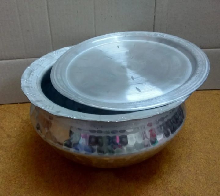 Aluminum Cooking Pot Salan Degchi with Lid Cover 3kg Capacity | Daraz.pk